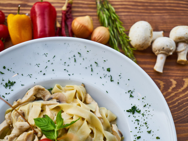 Pasta mit Ofengemüse: Rezept für das ganze Jahr | Utopias Rezeptwelt